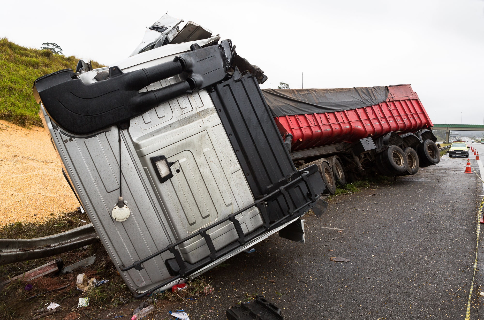 San Diego Jackknife Accident Lawyer | The Law Office of Elliott Kanter APC